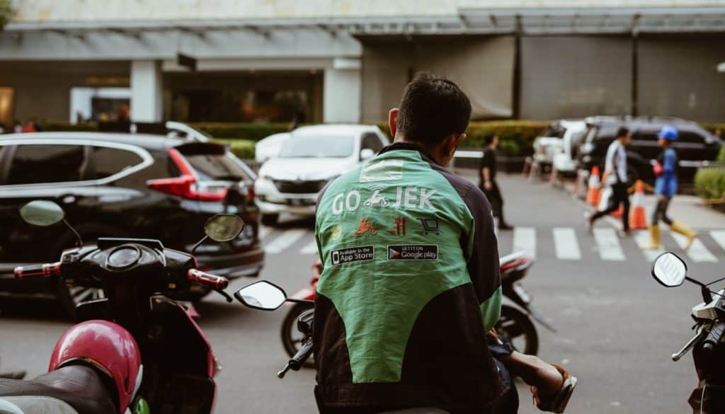 How to Food Delivered to Your Door in Bali | GO-JEK & Grab