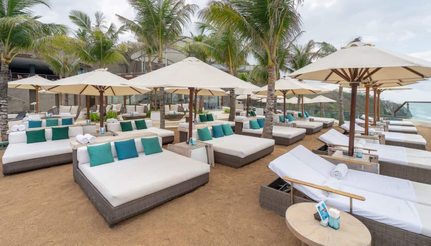 10 EPIC Day Clubs in Uluwatu for a Day in the Sun