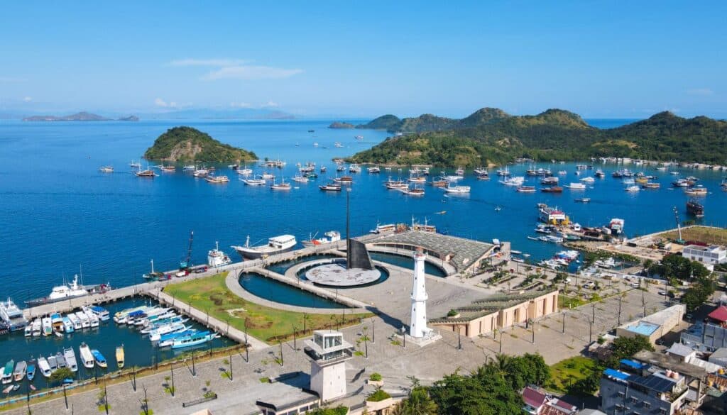 Everything You NEED to Know About Backpacking in Flores